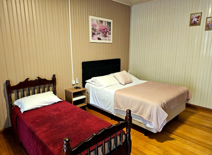 Cabana Azaleia | Suíte | Lareira | Pátio - Gramado