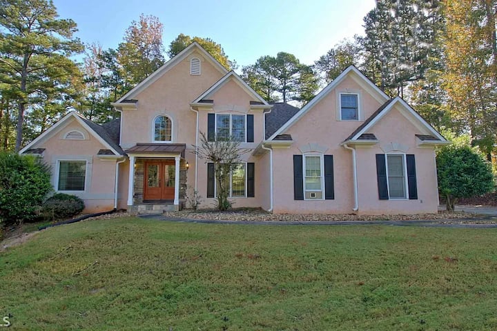 Private Entry Basment W/ King Bed And Kitchen - Peachtree City, GA