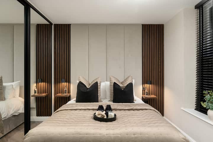 Central Designer Studio | Steps To Princess St. - Edinburgh