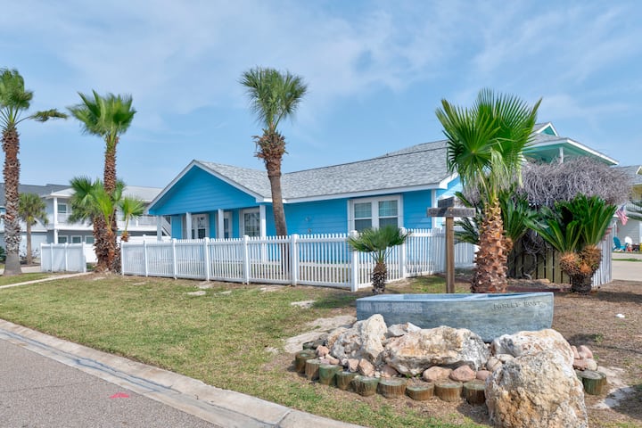 Pool, Walk To Beach, Garage, Pets Ok Blue Lagoon - Port Aransas, TX