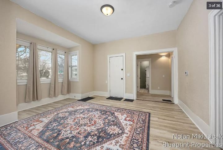 Spacious Extended Stay | 4 Bedroom Furnished - Grand Rapids, MI