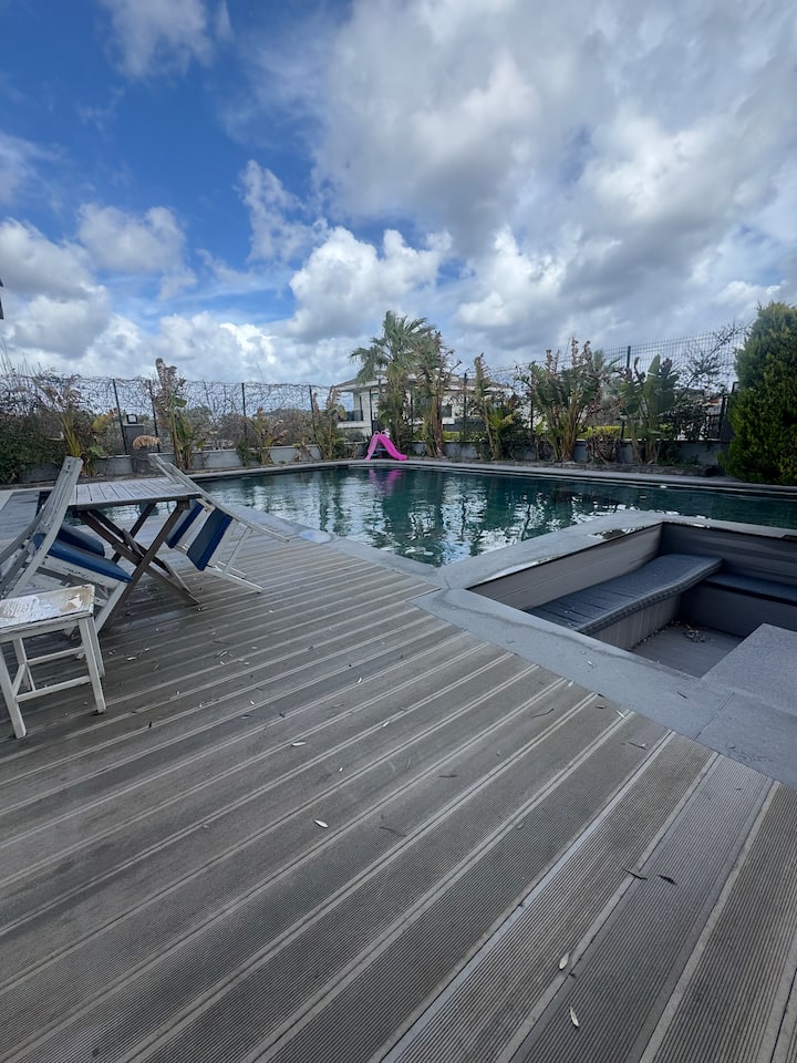 Mamur Baba Hayalinizinotesinde (Yardimcili Hizmet) - Alaçatı