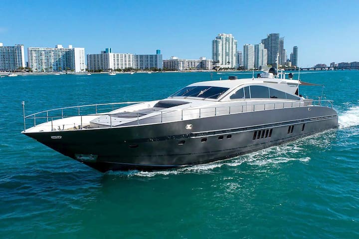 95’ Leopard Luxury Yacht: The Ultimate Escape - Miami, FL