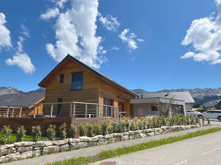Chalet Design, Lumineux, Jacuzzi, Ambiance Détente - Méaudre