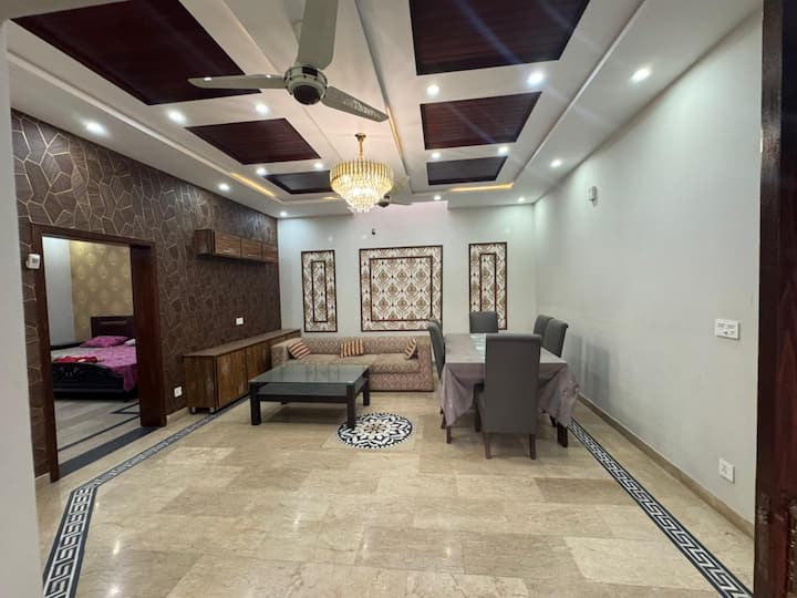 Entire 6 Bedroom Double Story Home In Bahria - Lahore