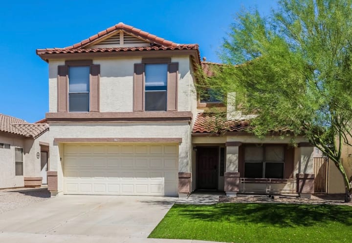 Beautiful Avondale Home 4 Br 7 Beds 2.5 Baths - Avondale, AZ