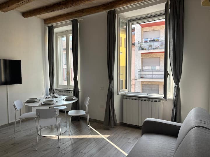 Bilocale Como Centro - Posto Auto - Self Check In - Como