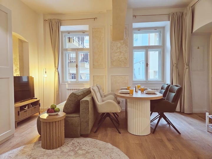 Chic Prague Apartment With Netflix - Praga