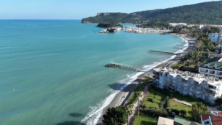 Kemerin Merkezi Denizin Içi Harika Manzaralı - Kemer