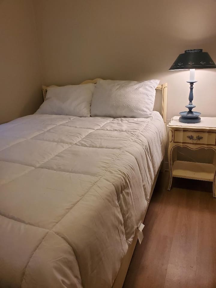 Nice And Cozy Bedroom - Pendleton, OR