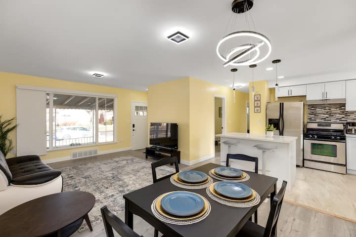 Cozy Furnished Room | Fast Wi-fi | Free Parking#3 - Westland, MI