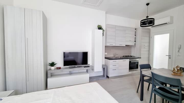 Monolocale 1° Piano, Sul Mare, Vicino Riminifiera - Rimini