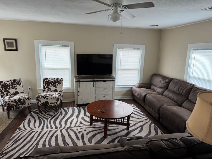 Weatherford Home Getaway - Weatherford, TX