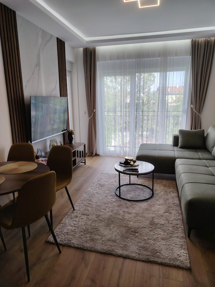 Lux Veritas- Quiet Stay - Trstenik