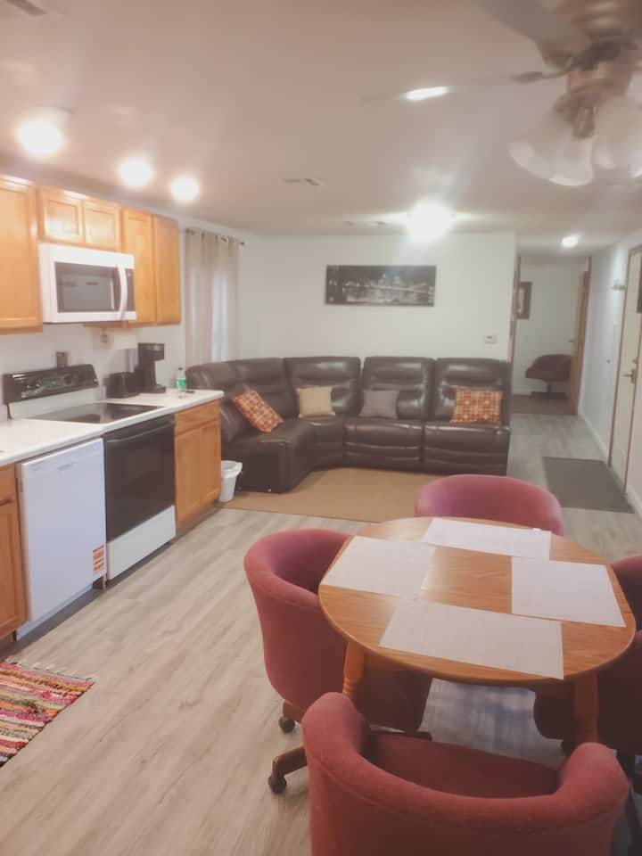 Verna's Retreat - Norfolk, NE