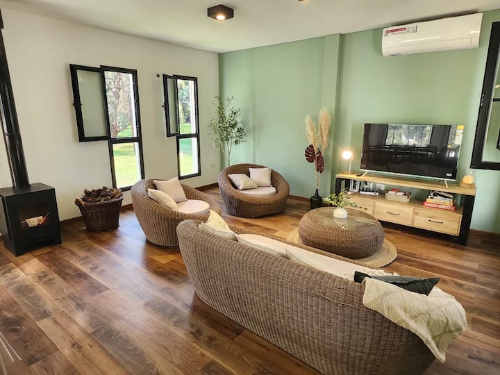 Quinta En Exclusiva Con 10 Mil Metros De Parque - San Vicente, Argentina
