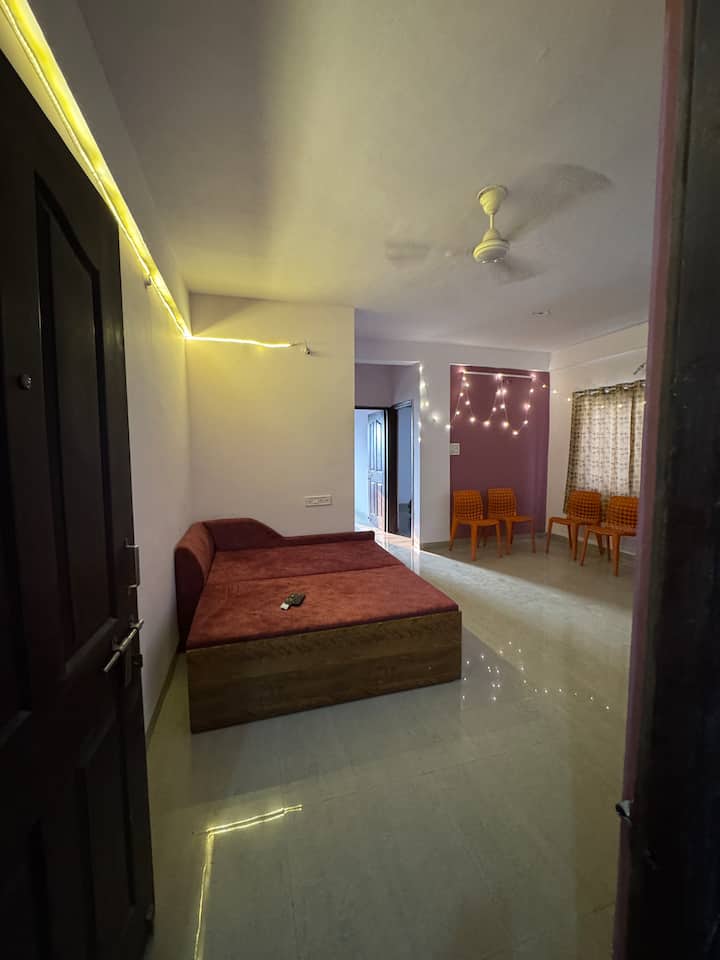 Cozy Homely Penthouse With Large Patio - Indore