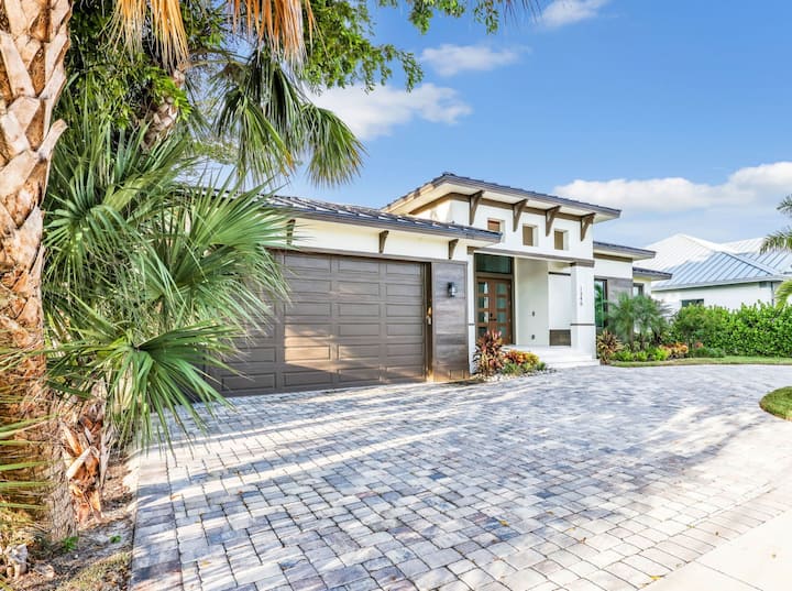 Marco Island New Luxurious Modern Beach House - Marco Island, FL