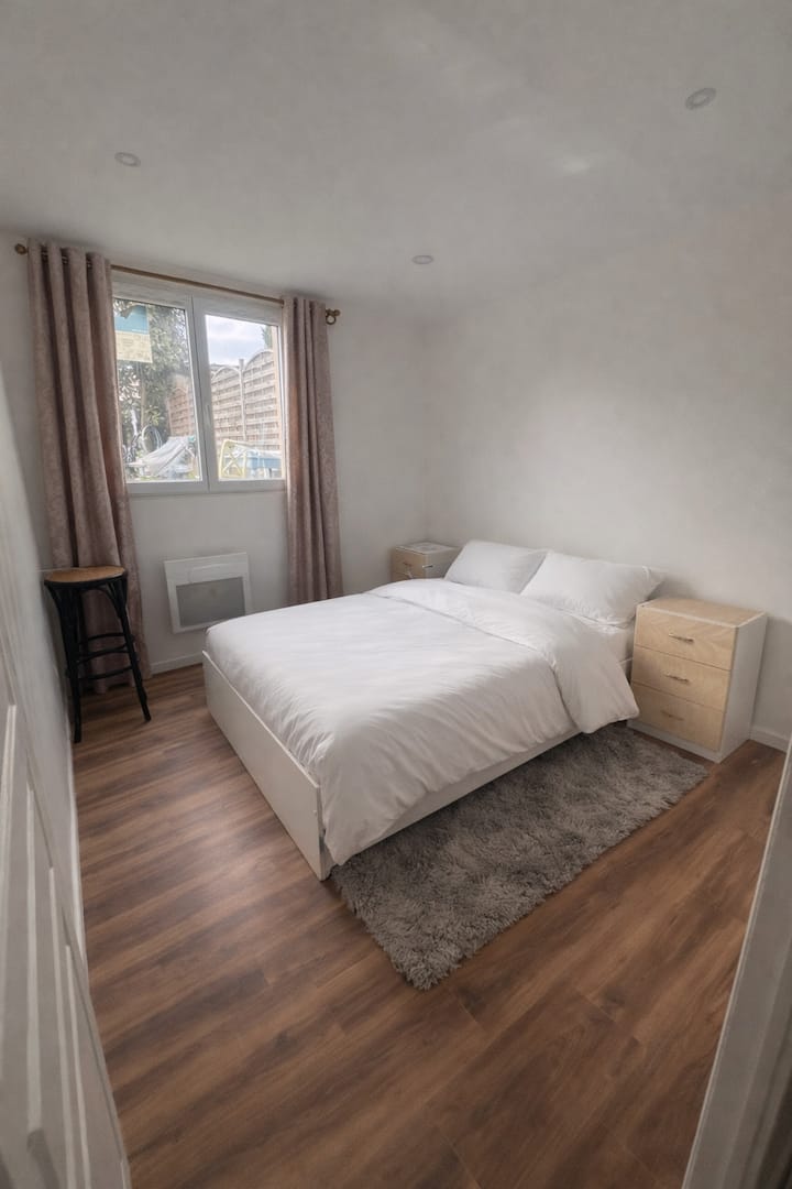 Petit Appartement à L’arrière D’une Maison - Gonesse