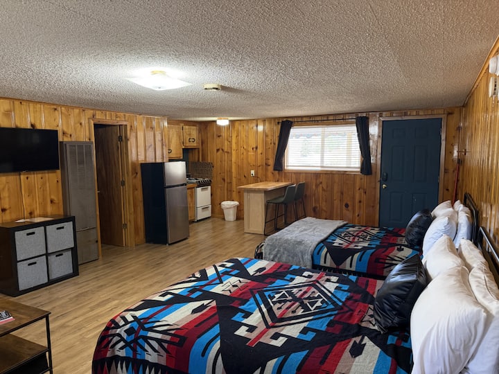 Room 9 At Bellamy's Haus - Red River, NM
