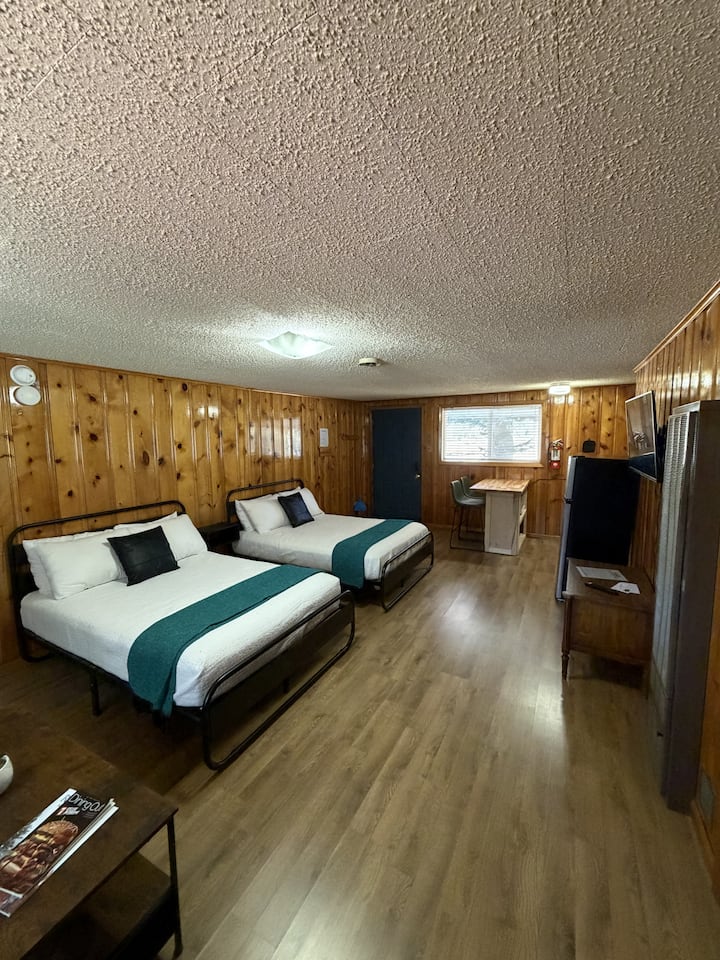 Room 10 At Bellamy's - Red River, NM