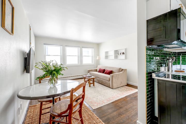 30+ Day, Lakeview, Free Parking, Downtown 1bdr - Madison, WI