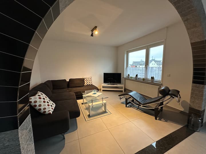 Charmante Wohnung In Idealer Lage - Leverkusen