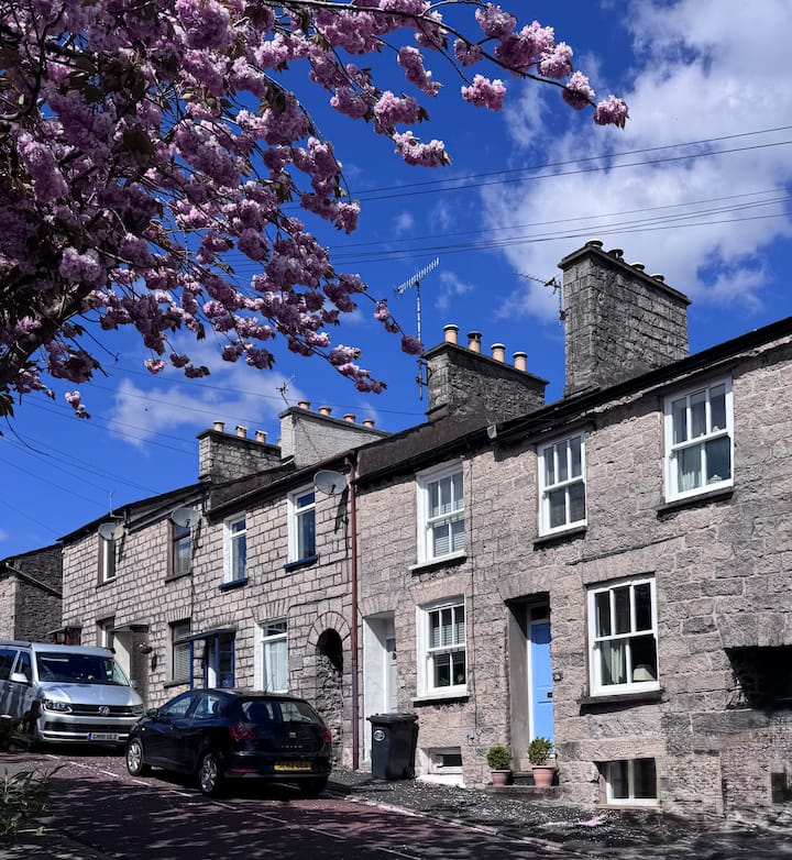 Blossom Cottage, Kendal, Cumbria - Kendal