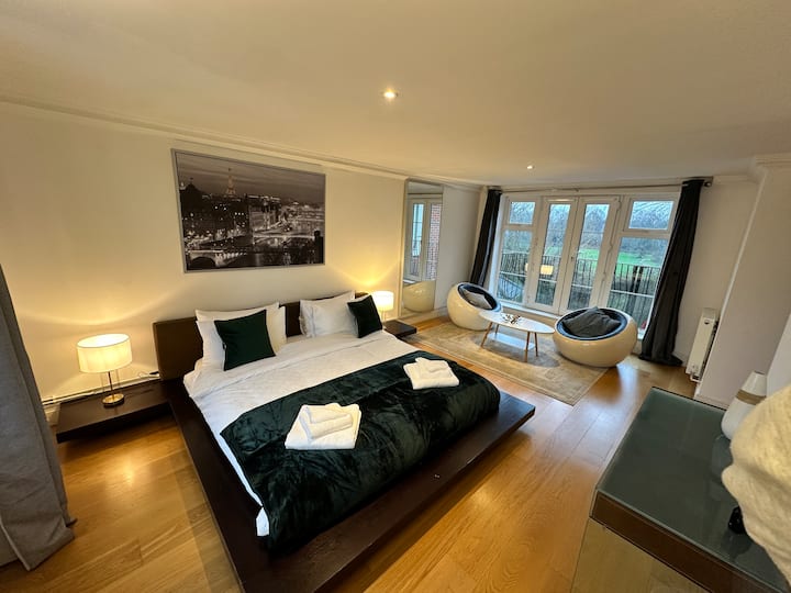 Brentford 3br Retreat W/parking Sleeps 8 |25% Off - Kingston upon Thames