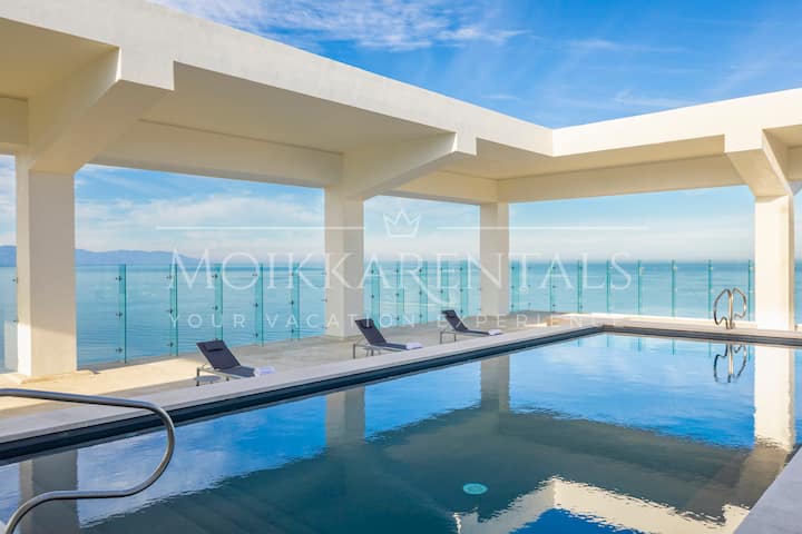 Oceanfront Condo | 500mbps Wifi & Desk - Mexico