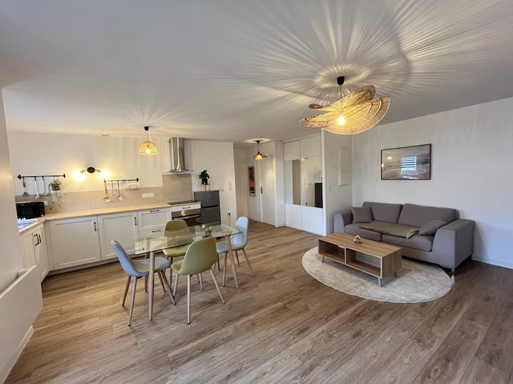 T2 Lumineux, Jardin Privé Et Piscine - Bias