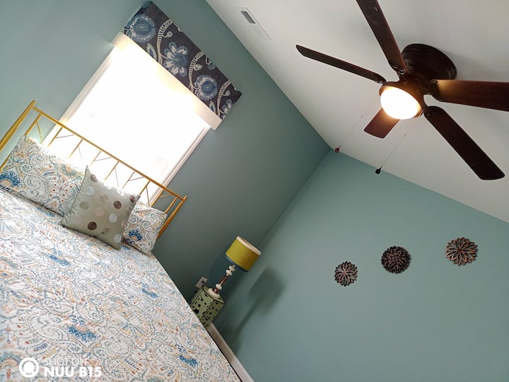 Kannapolis Home: Beautiful, Convenient And Quiet - Concord, NC