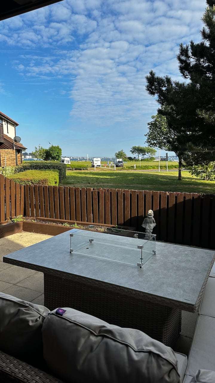 Poole Harbour Quay, 6 Beds, Free Private Parking - Wareham, UK