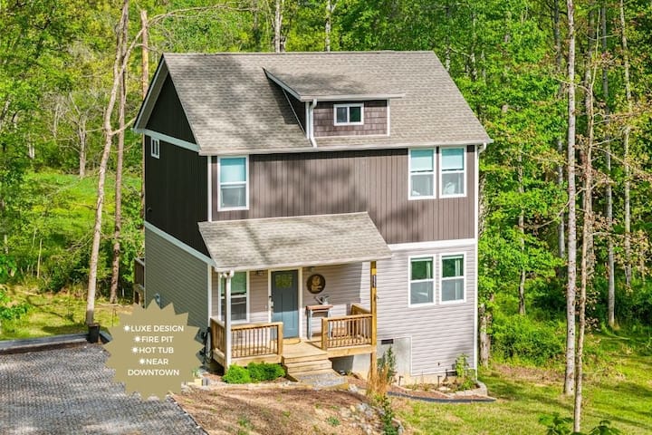 Tucked In The Trees | Asheville Hot Tub Retreat - Weaverville, NC