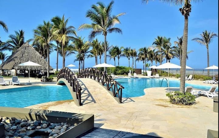 Depto. De Lujo En La Isla, Playa, 8 Huéspedes - Acapulco