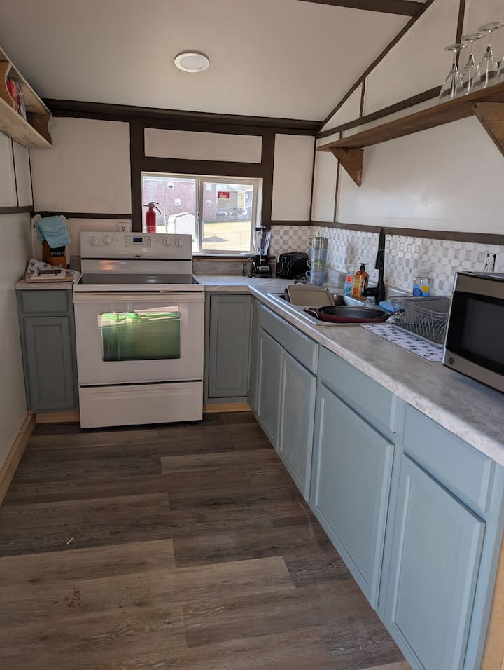 Little Escape - Bluff City, TN