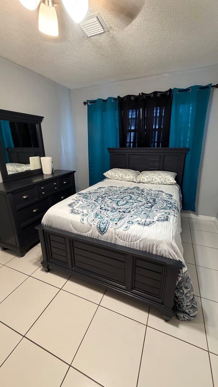 Vanney’s Home - Miramar, FL