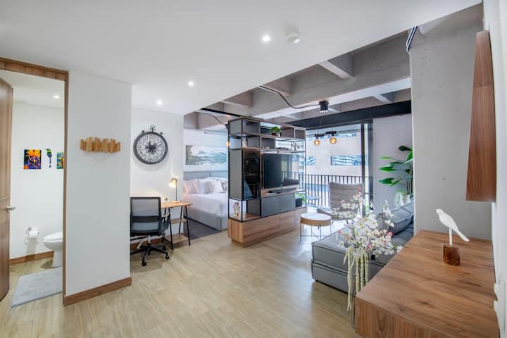 New Studio Loft In Ciudad Del Río - El Poblado - Medellín
