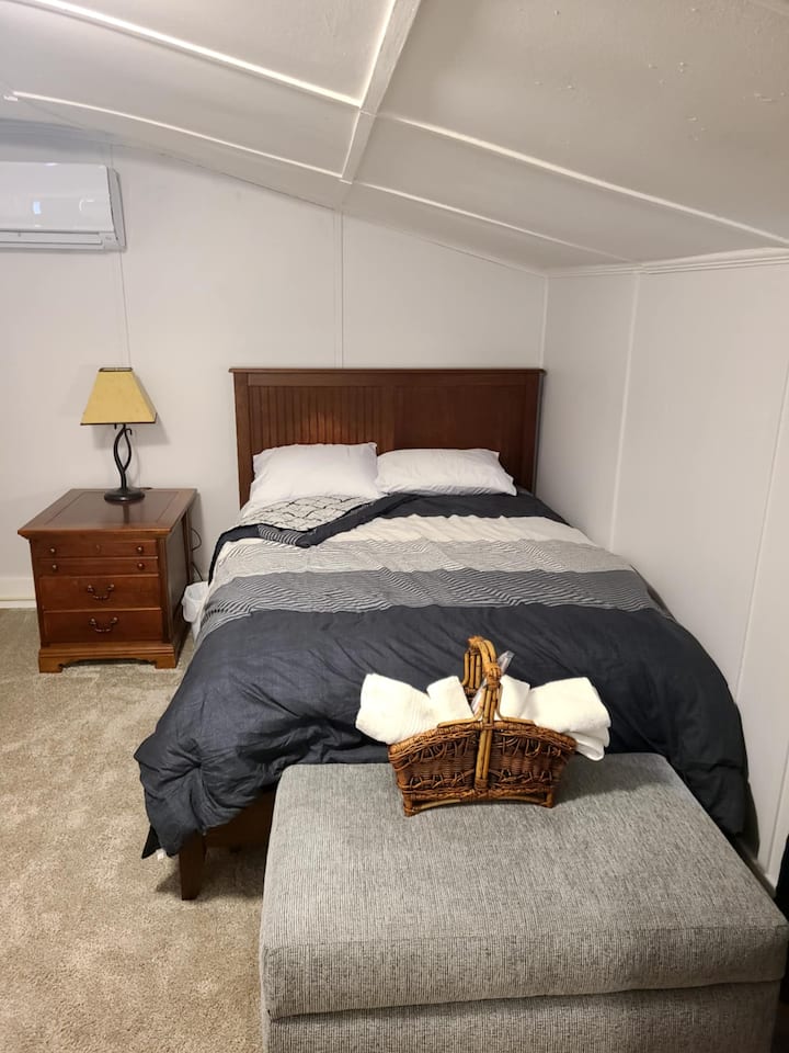 A Cozy Taste Of Vermont - Bennington, VT