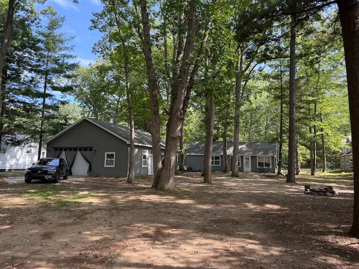 Bird Creek Cabin & Cottage - Port Austin, MI