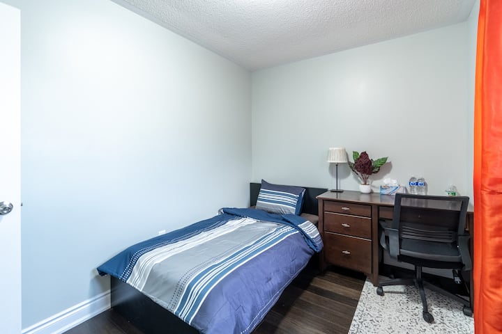 Private Cozy Room For Your Stay - Brampton