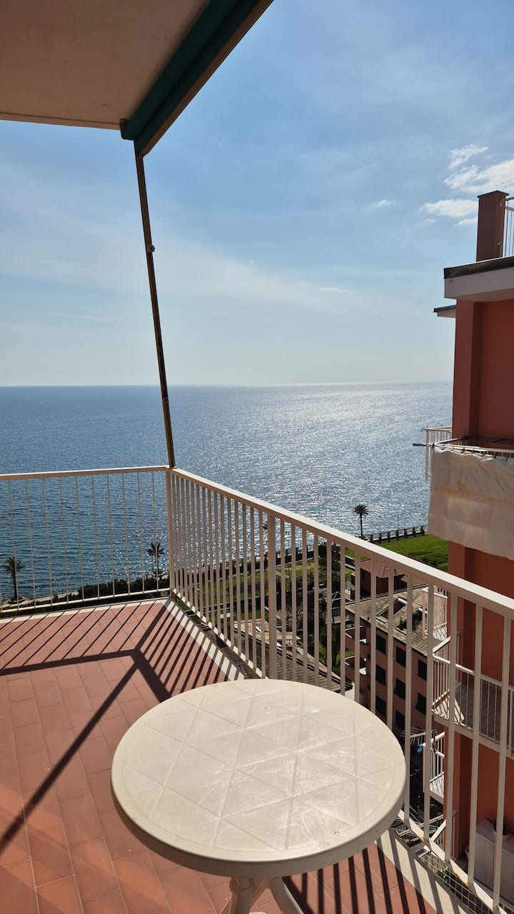Bilocale 200m Dal Mare Con Terrazzo - Varazze
