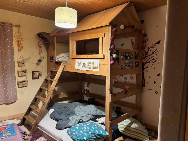 La Maison De Mathias Et Ses Enfants - Saugues