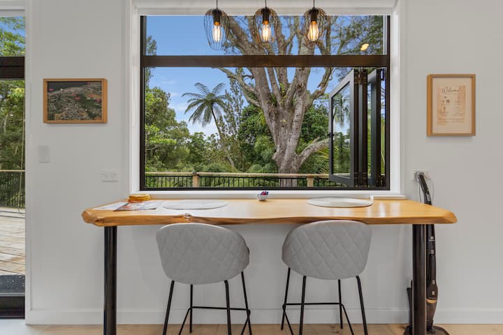 Treehouse Retreat: Close To Pukekura Park - Taranaki