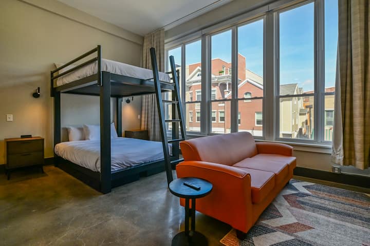 The Lostro-2 Queen Bunk Bed Studio-full Kitchen - Athens, OH
