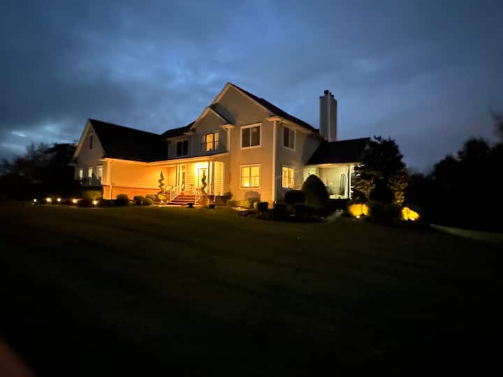 Private 3-acre Retreat • Near Six Flags Sleeps Big - New Jersey