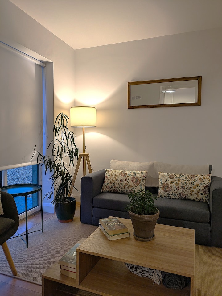 Bespoke Apartment - Private Two Bedroom - Trim