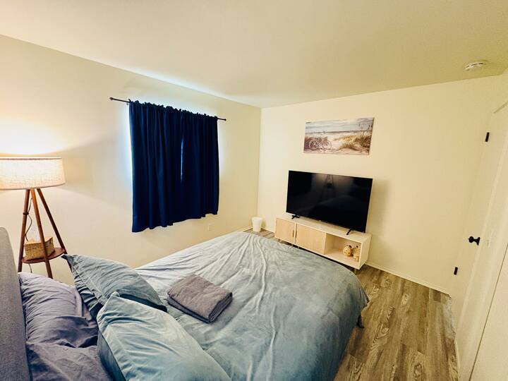 Private Room 12 Min Walk To Beach - Monterey, CA