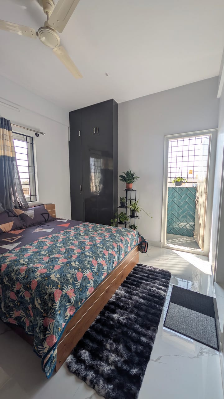 Luxury 1bhk Ac |Power Backup | Smart Tv - Bengaluru