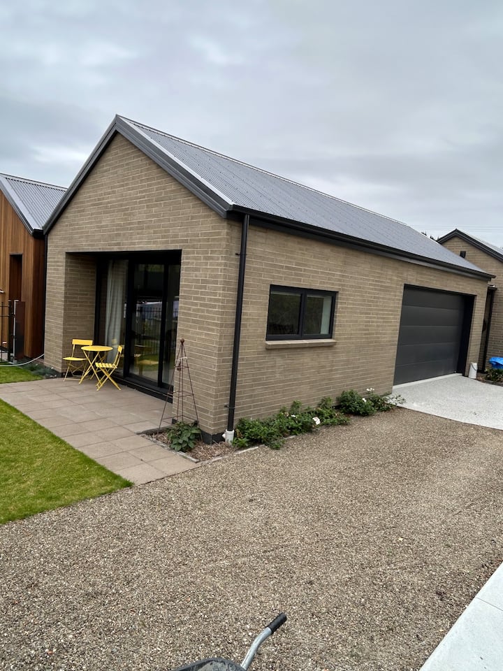 Charlie Browns Studio Clyde - Clyde